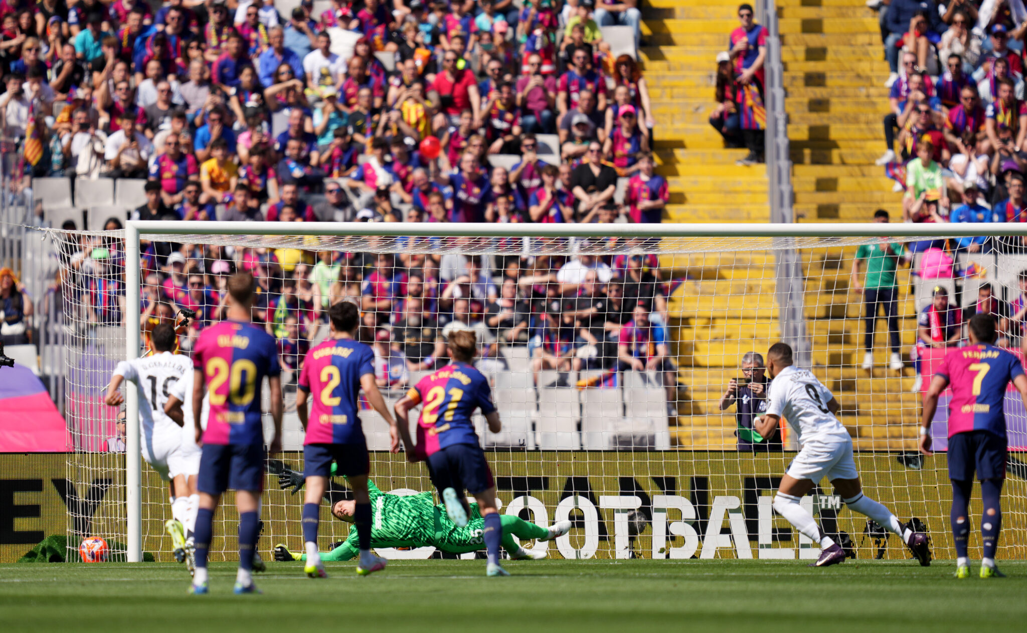 جدول مباريات برشلونة في الدوري الإسباني 2025-26 - 365Scores