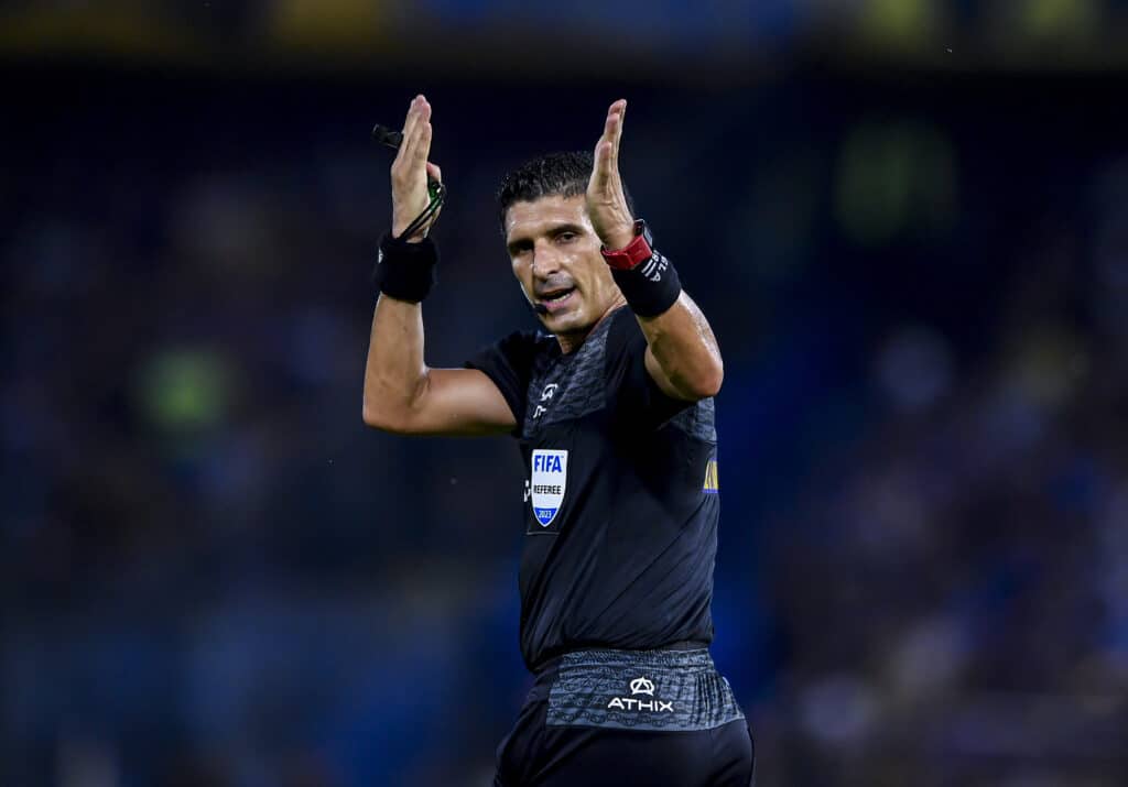 Andrés Merlos: cómo le fue dirigiendo a Boca y a River