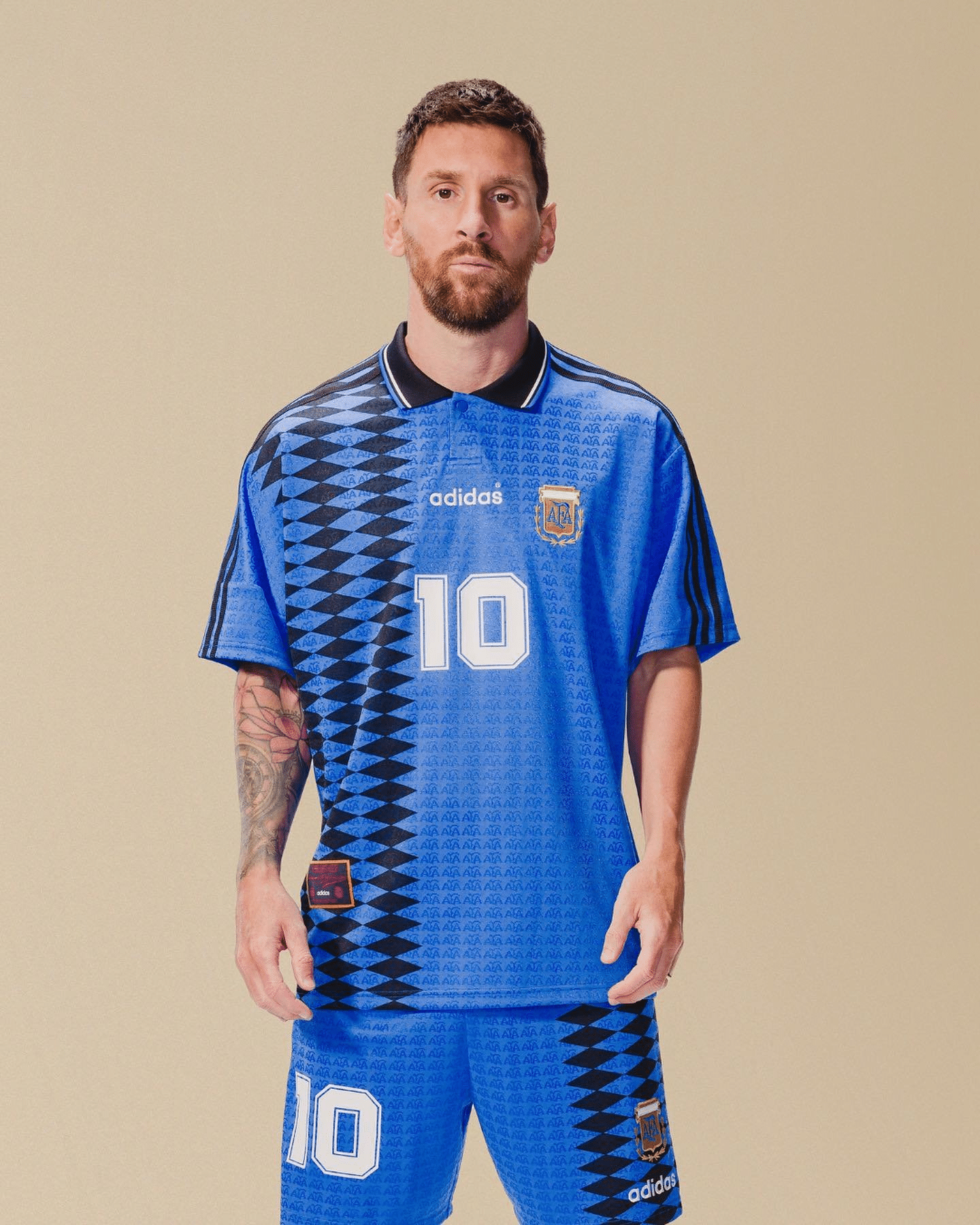 La nueva camiseta retro de Argentina con Messi protagonista
