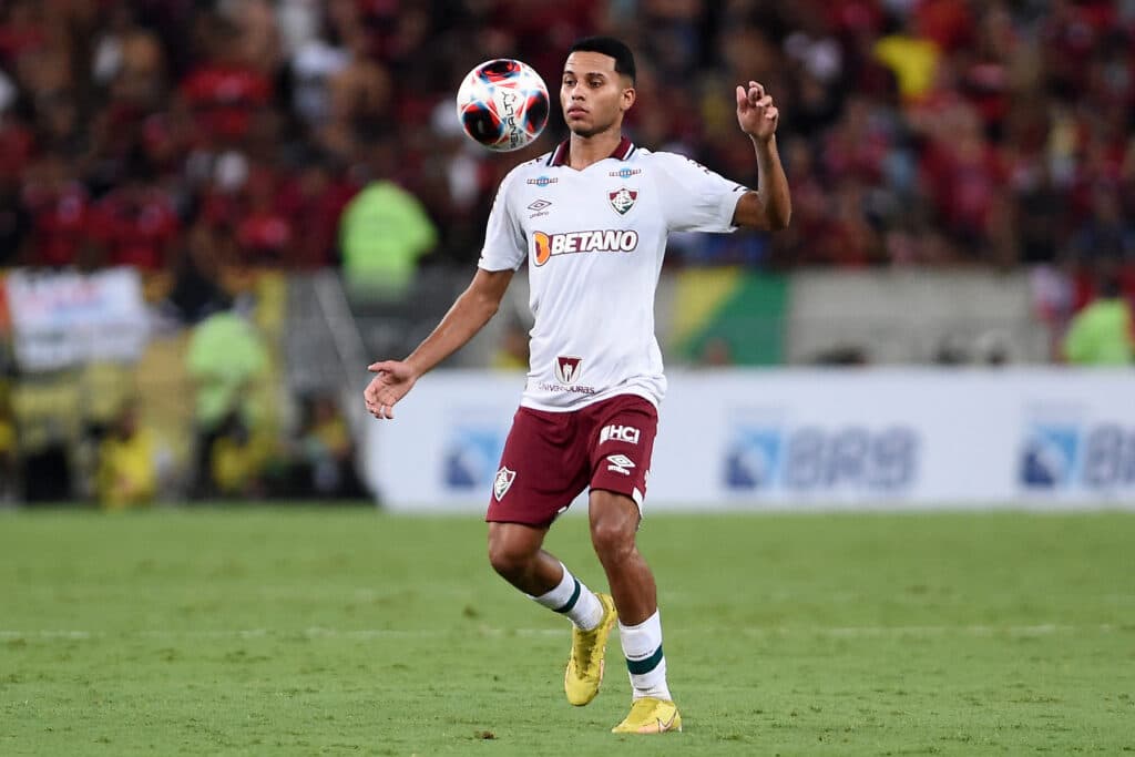 Fluminense: Alexsander evolui em tratamento e se aproxima de retorno ...