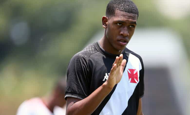 Rayan se torna o jogador mais jovem do século a fazer um gol pelo Vasco ...