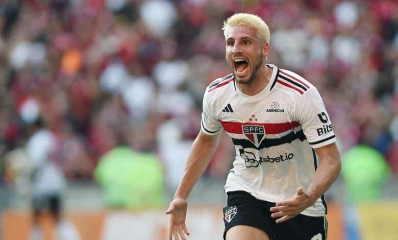 Calleri faz tatuagem da taça da Copa do Brasil após título pelo São ...