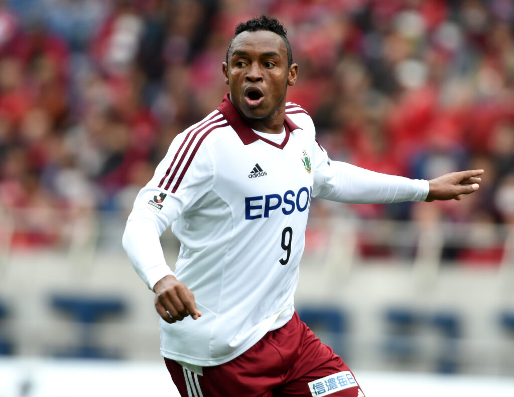 Eto'o x Obina: veja comparação e saiba quem foi melhor