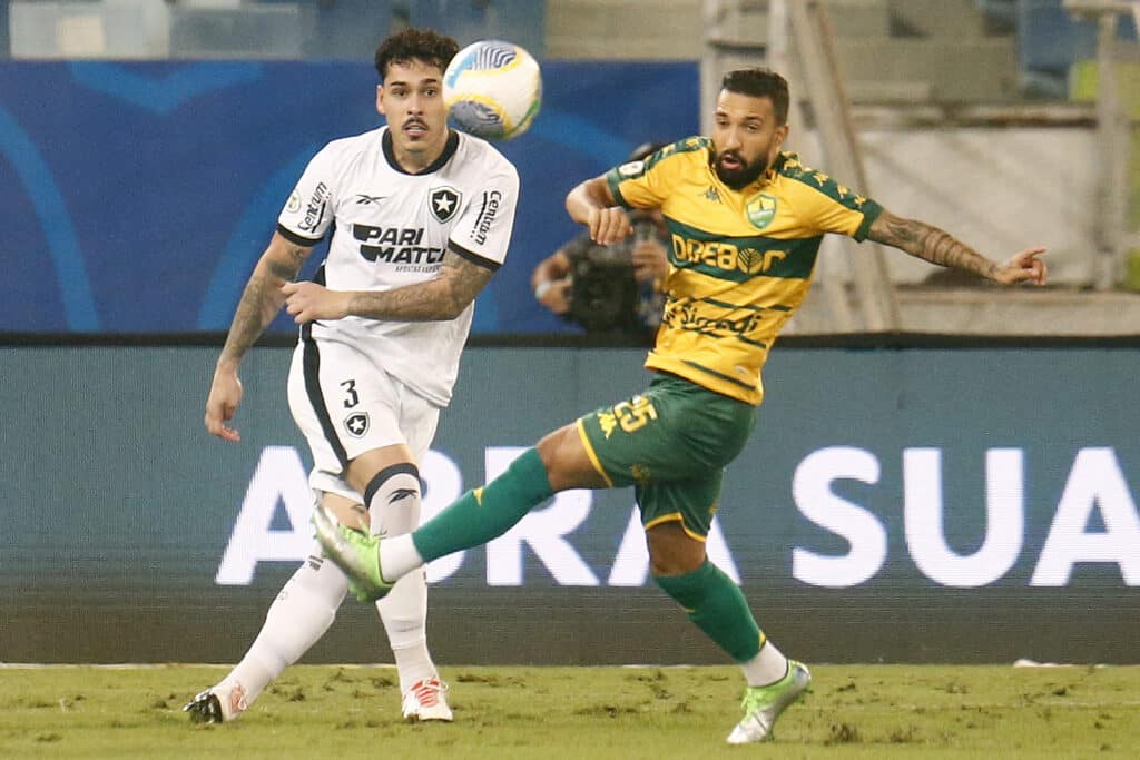 Botafogo: John Textor, Rafael e Marlon questionam pênalti