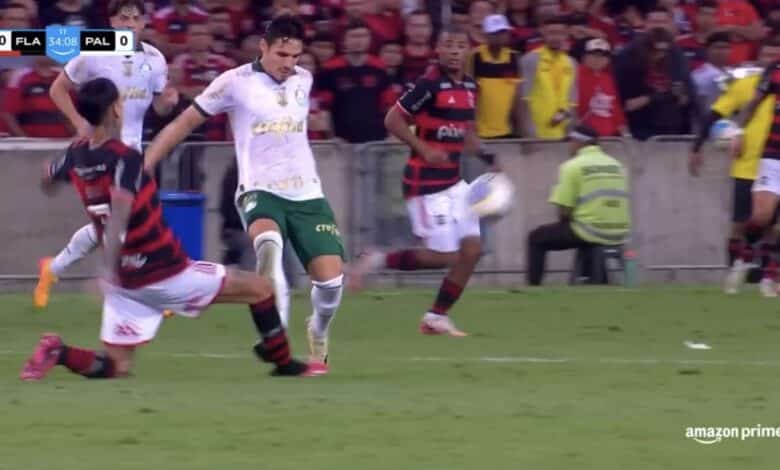 Pulgar ironiza entrada de Raphael Veiga: "Não foi nada"