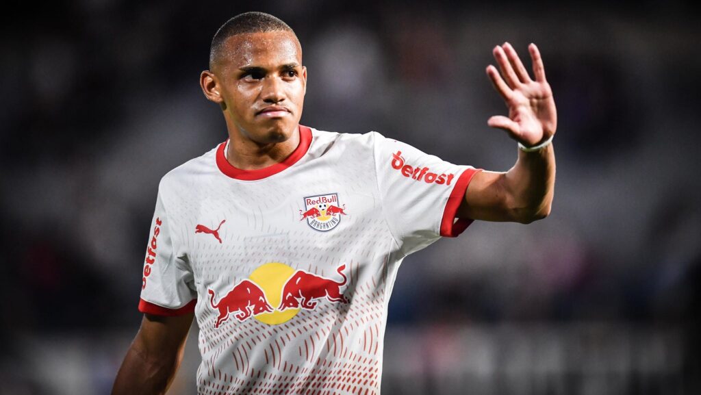 Jhon Jhon, do Bragantino é o líder de assistências esperadas do Brasileirão