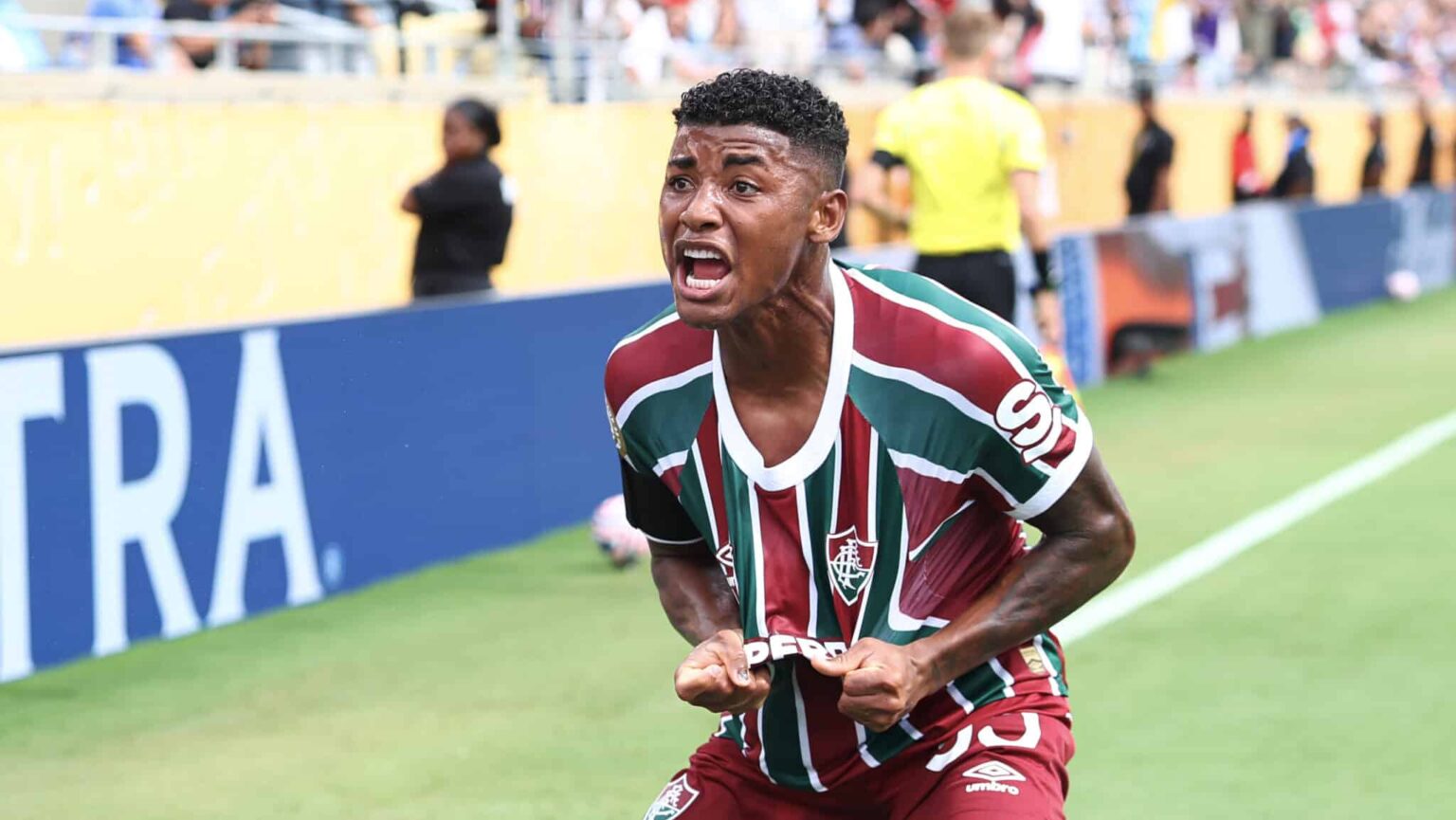 Hércules resolve e Fluminense vai às semis do Mundial