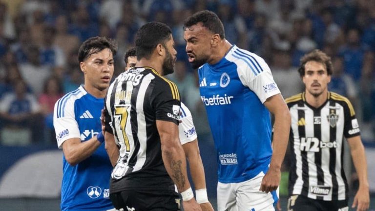 Hulk xinga Fabrício Bruno em Cruzeiro x Atlético-MG; veja